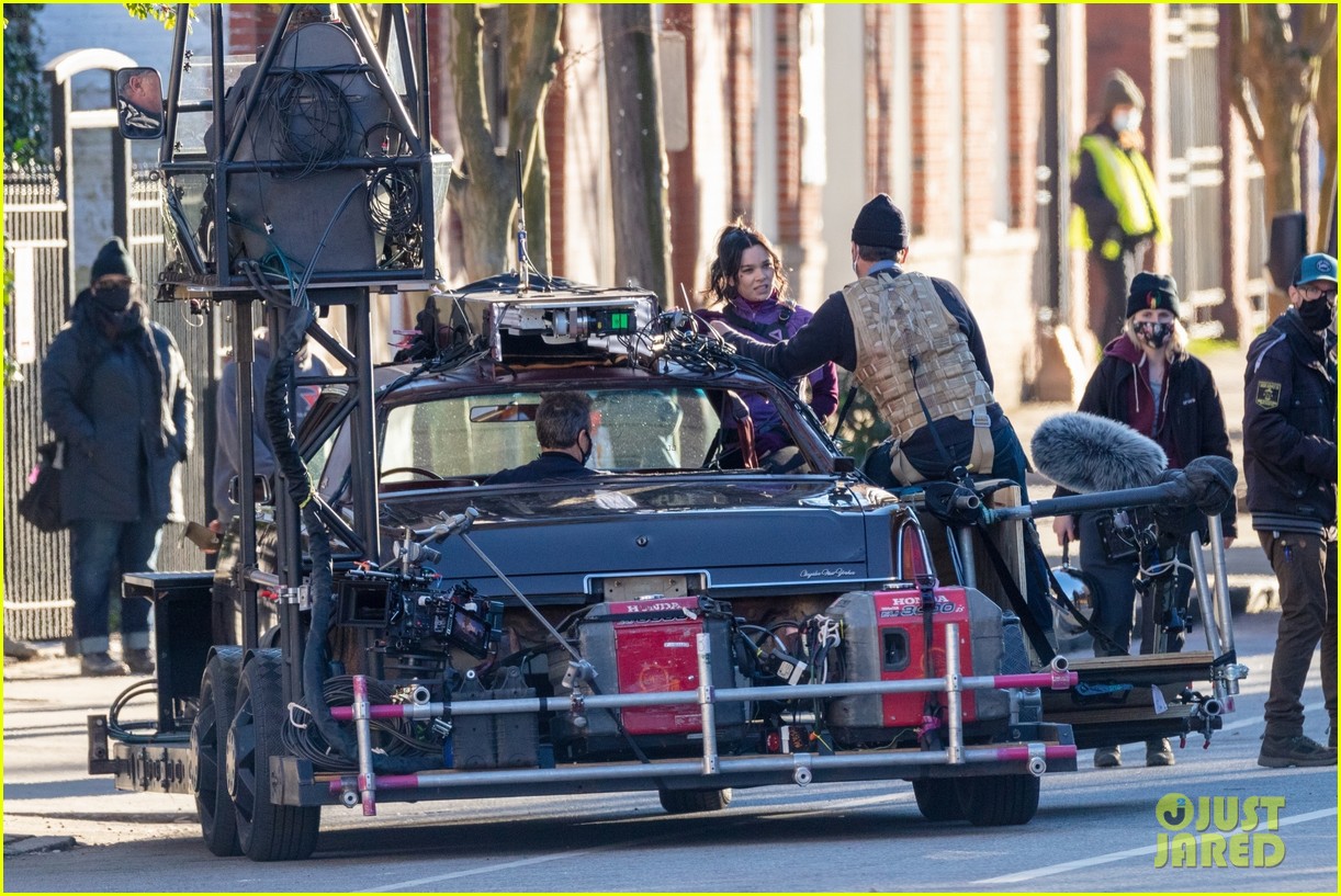 Hailee Steinfeld & Jeremy Renner Continue Filming 'Hawkeye' in Atlanta ...
