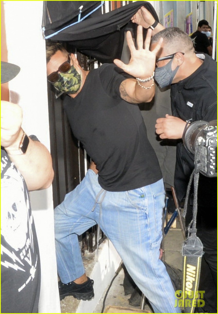 Ricky Martin Shows Off Bleached Beard While Filming New Music Video ...