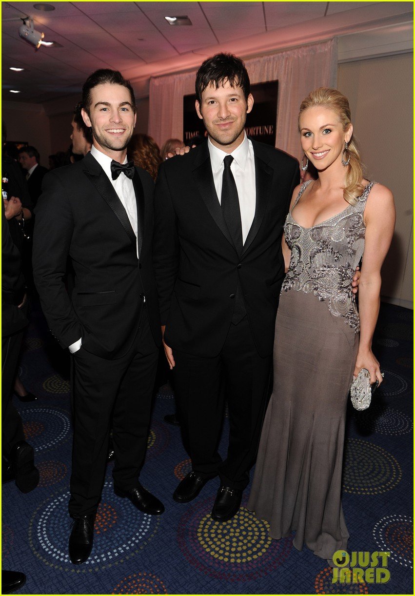 Super Bowl Announcer Tony Romo Has a Famous Brother-in-Law: Gossip Girl ...