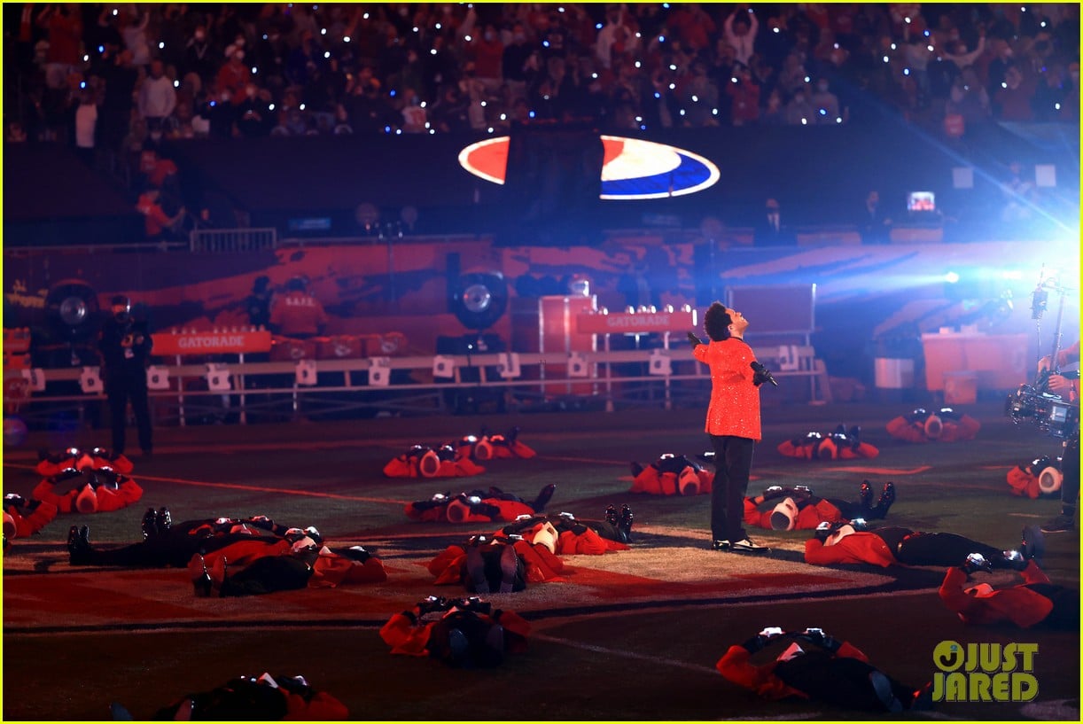 The Weeknd's Super Bowl 2021 Halftime Show Video - Watch Here!: Photo ...