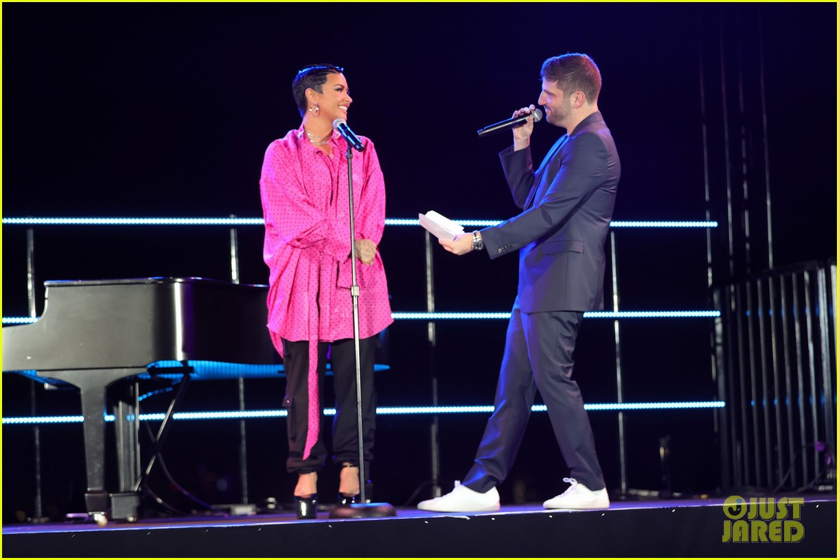 Demi Lovato Performs at 'Dancing With the Devil' YouTube Series ...