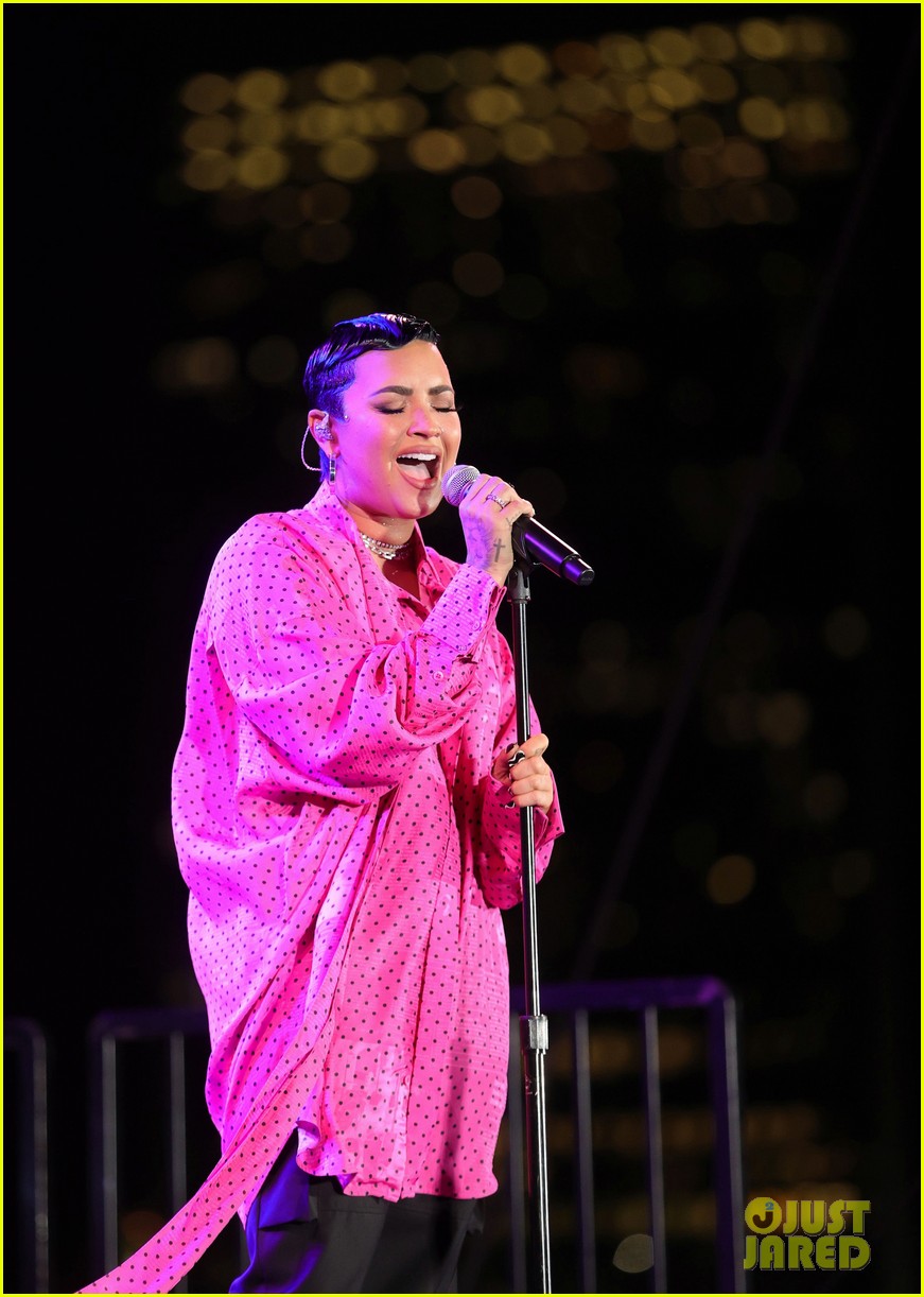 Demi Lovato Performs at 'Dancing With the Devil' YouTube Series ...