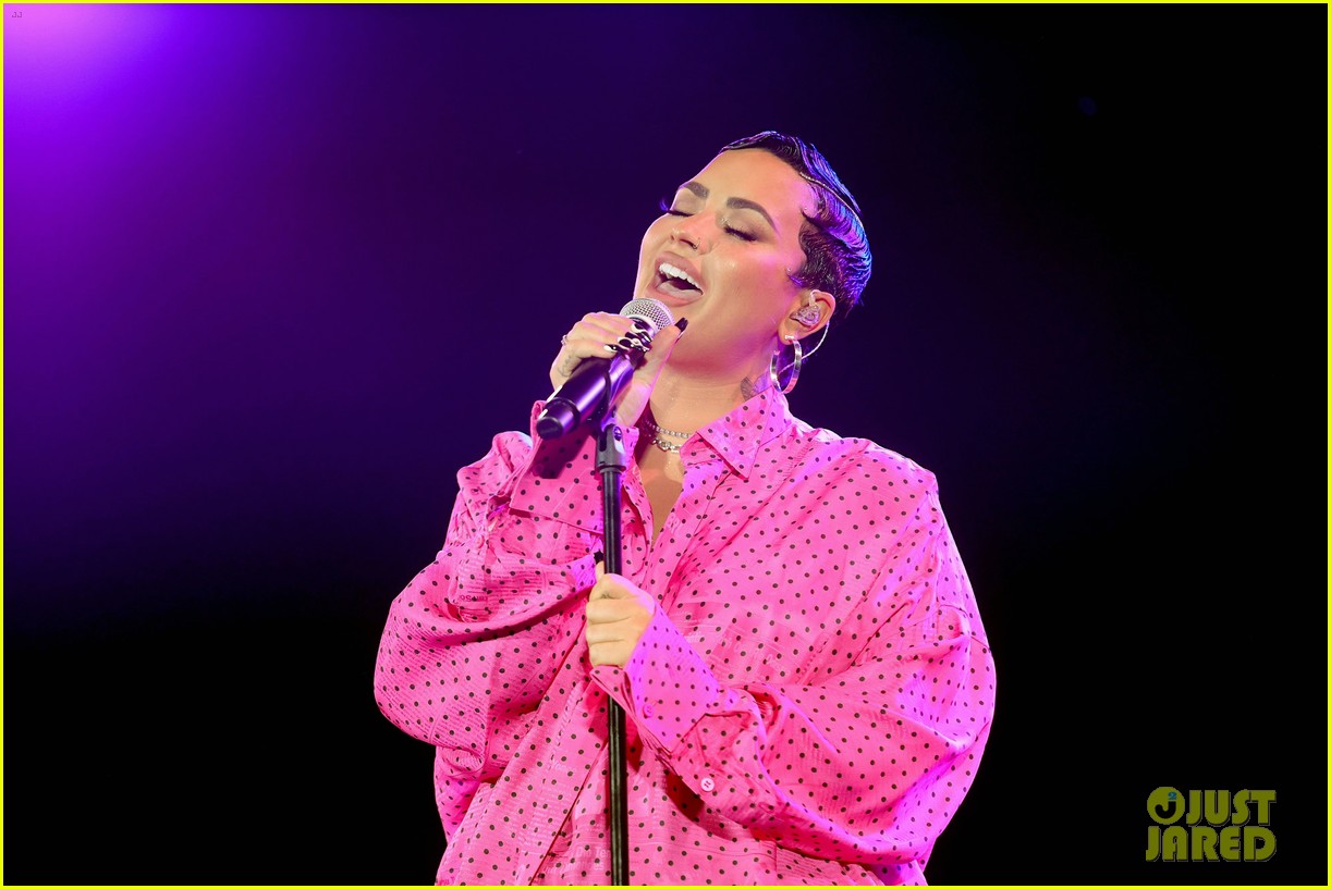 Demi Lovato Performs at 'Dancing With the Devil' YouTube Series ...