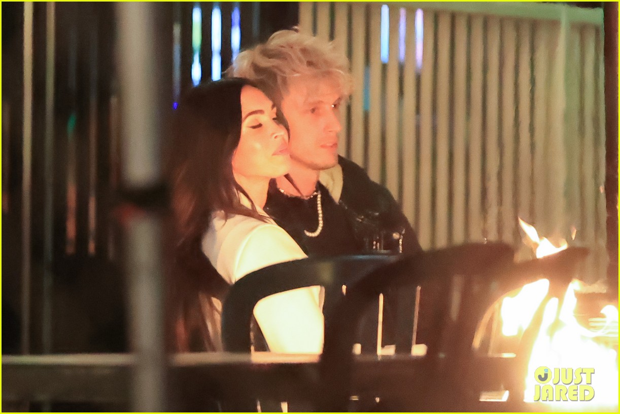 Megan Fox & Machine Gun Kelly Step Out For Romantic Dinner Date in ...