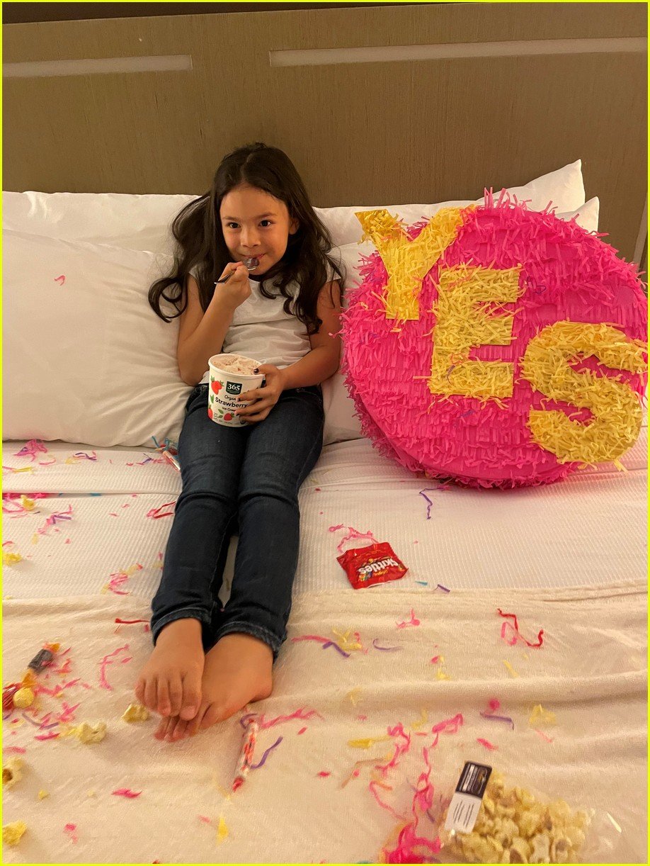 Jennifer Garner, Edgar Ramirez, & 'Yes Day' Cast Rolled Out the Red ...