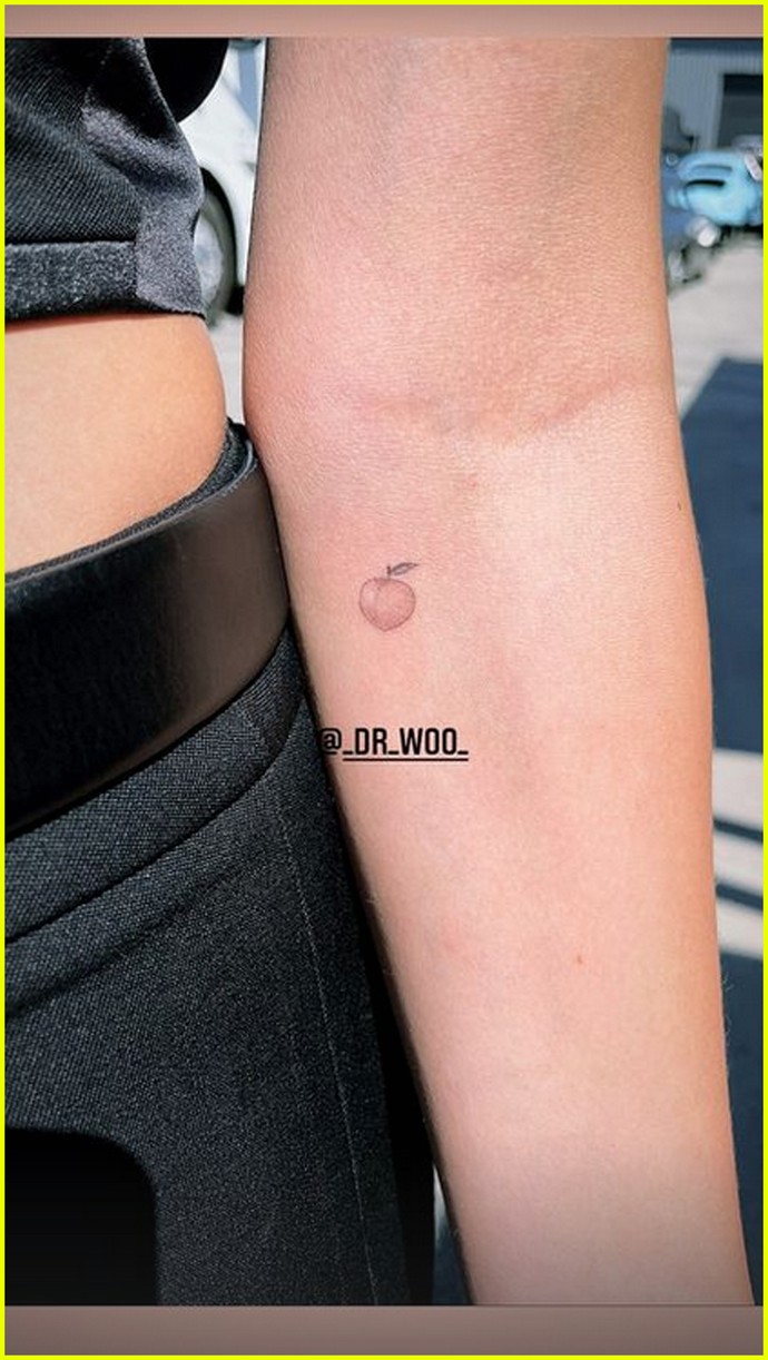 Hailey Bieber Gets a Matching Tattoo in Honor of Husband Justin Bieber ...