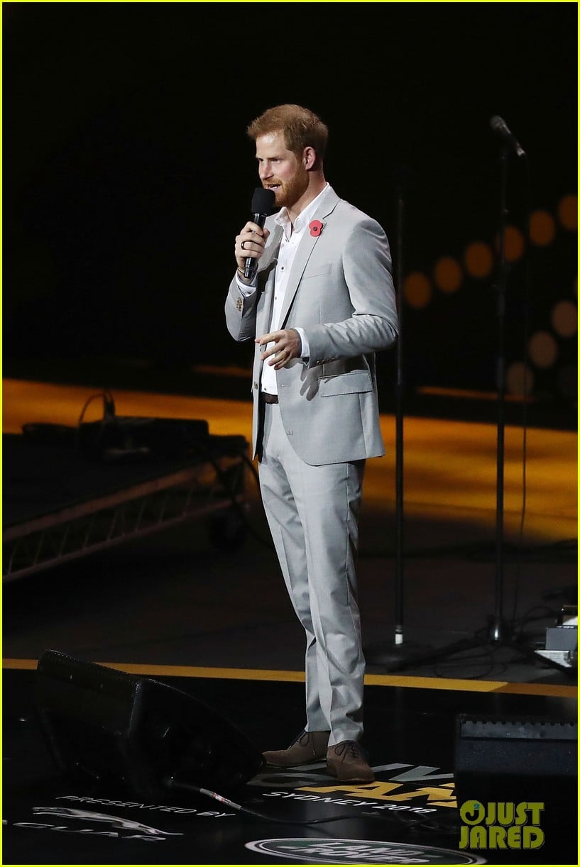 Get Prince Harry's Exact Gray Suit from His Oprah Interview Right Here ...