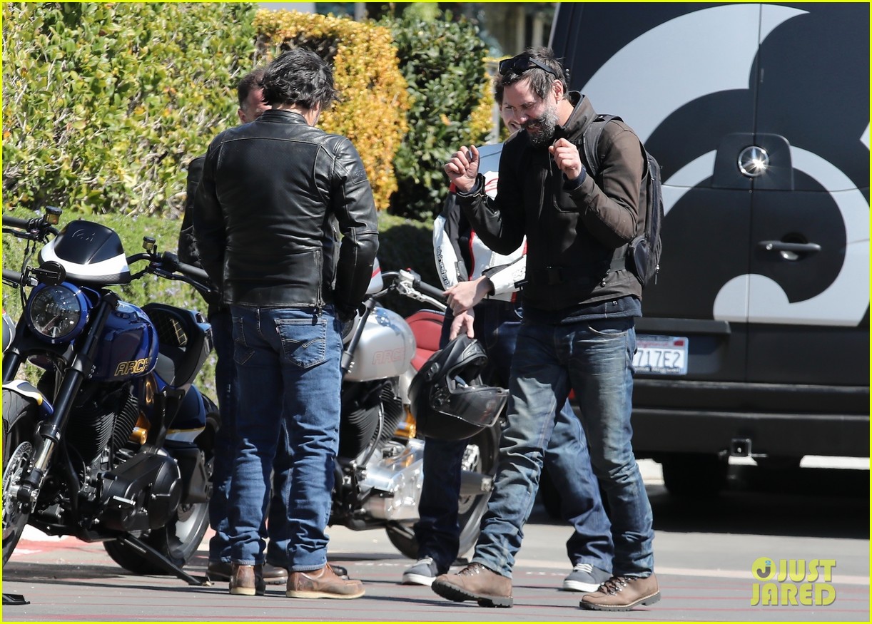 Keanu Reeves Recalls An Awesome Motorcycle Ride While Hanging With ...
