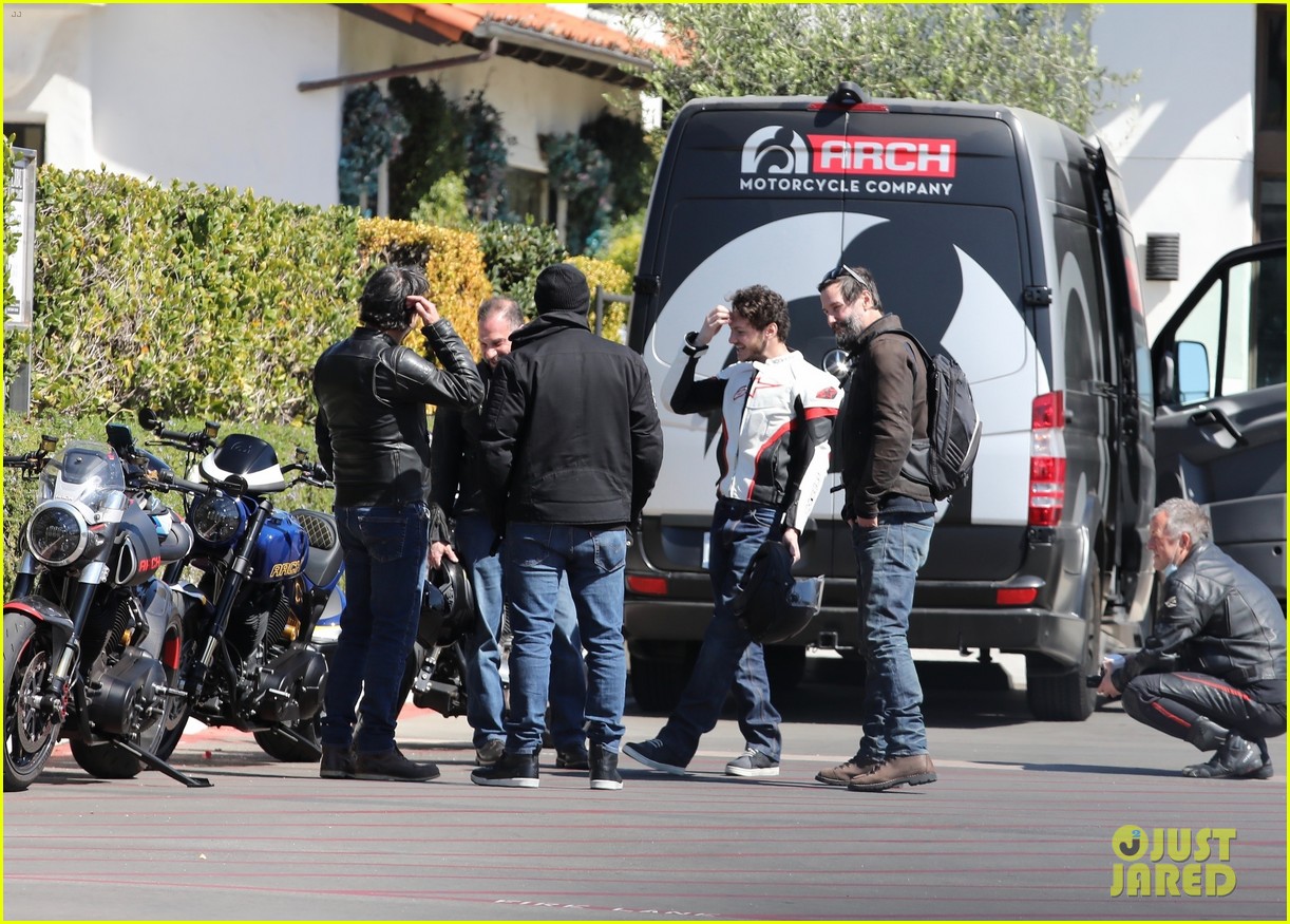 Keanu Reeves Recalls An Awesome Motorcycle Ride While Hanging With ...