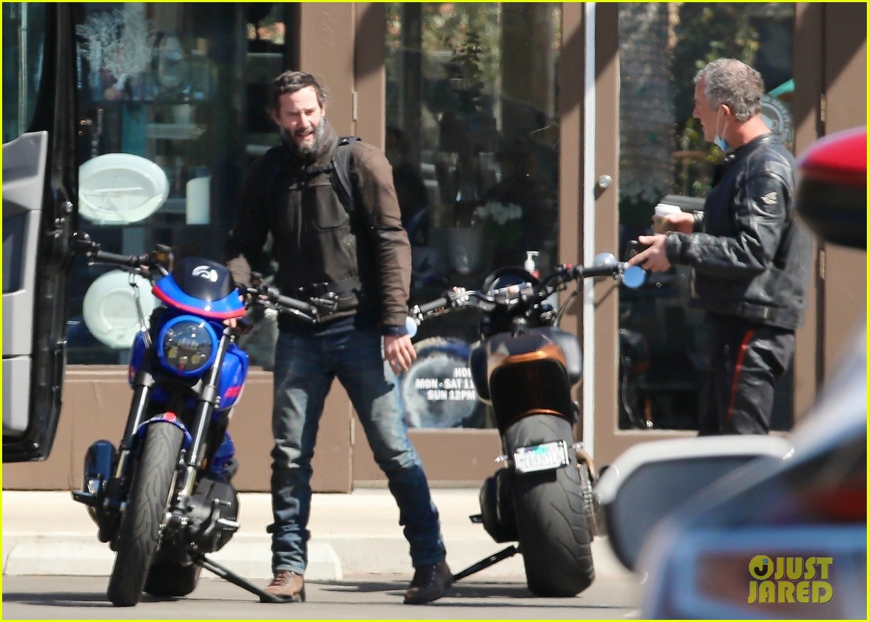 Keanu Reeves Recalls An Awesome Motorcycle Ride While Hanging With ...