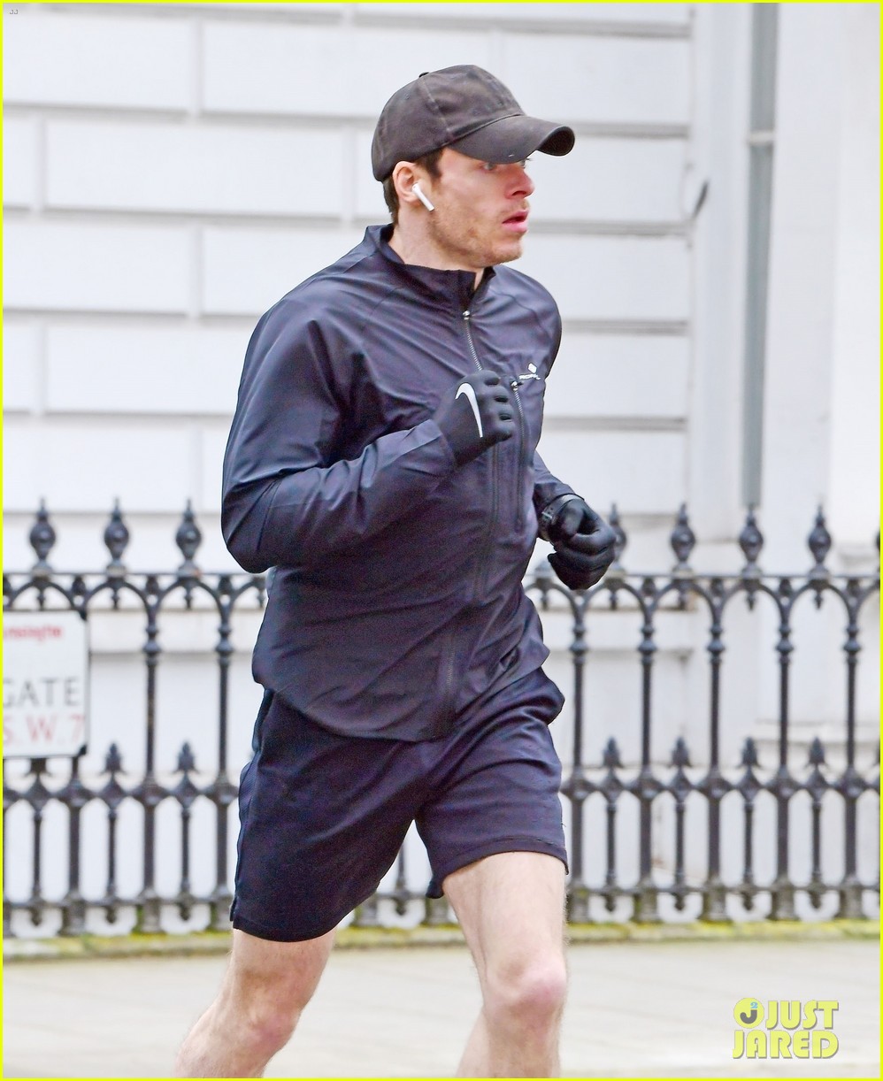 Richard Madden Goes for a Jog After Keeping a Low Profile for a Few ...