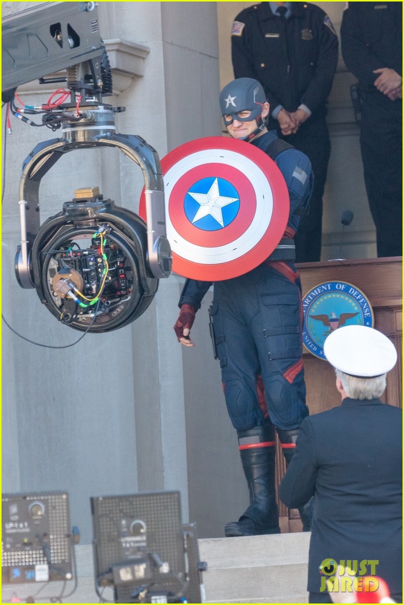Who Plays the New Captain America? He Has Very Famous Parents!: Photo ...