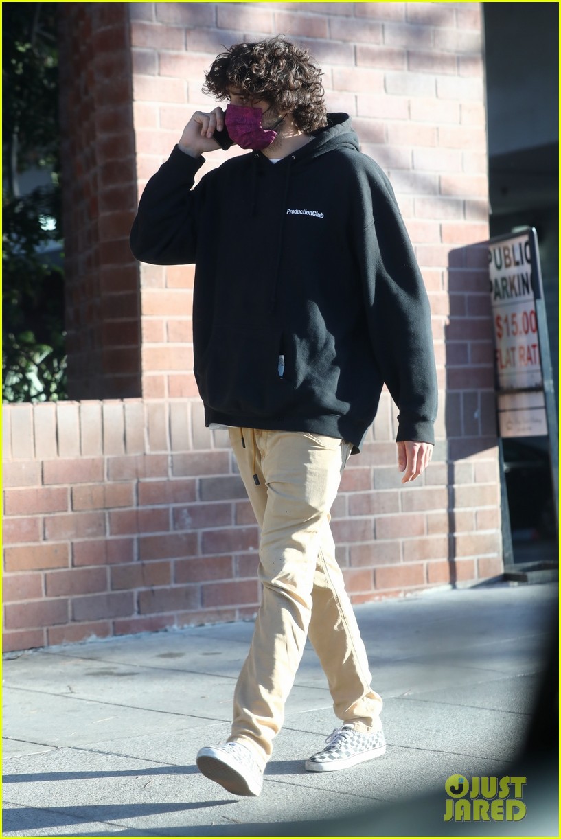 Noah Centineo Grabs a Healthy Snack After Showing Off His Shirtless ...