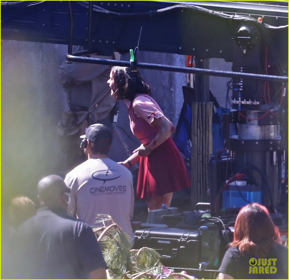 Brad Pitt Looks Bloody & Bruised on 'Bullet Train' Set Alongside Joey ...