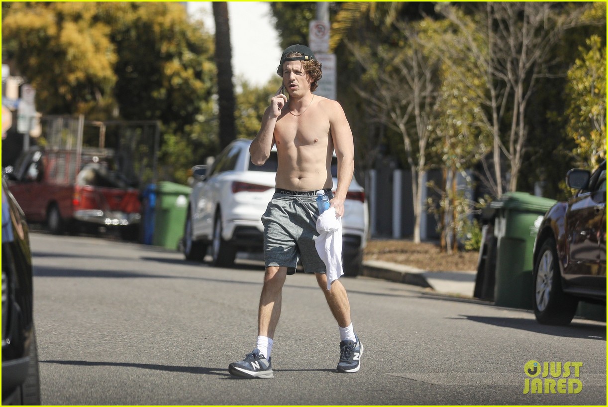 Charlie Puth Puts His Buff Body on Display After His Workout: Photo ...