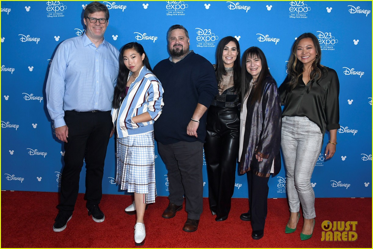 Here's Why Disney Replaced the Original 'Raya & The Last Dragon ...