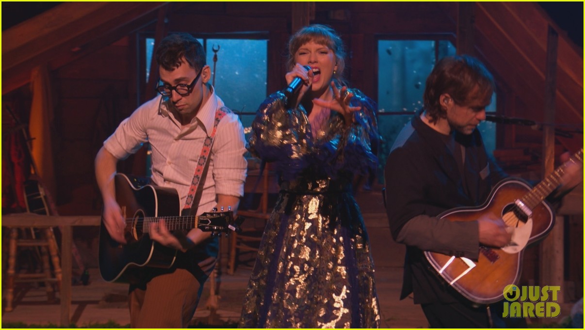 Taylor Swift's Grammys 2021 Performance Was a Medley of 'Folklore ...