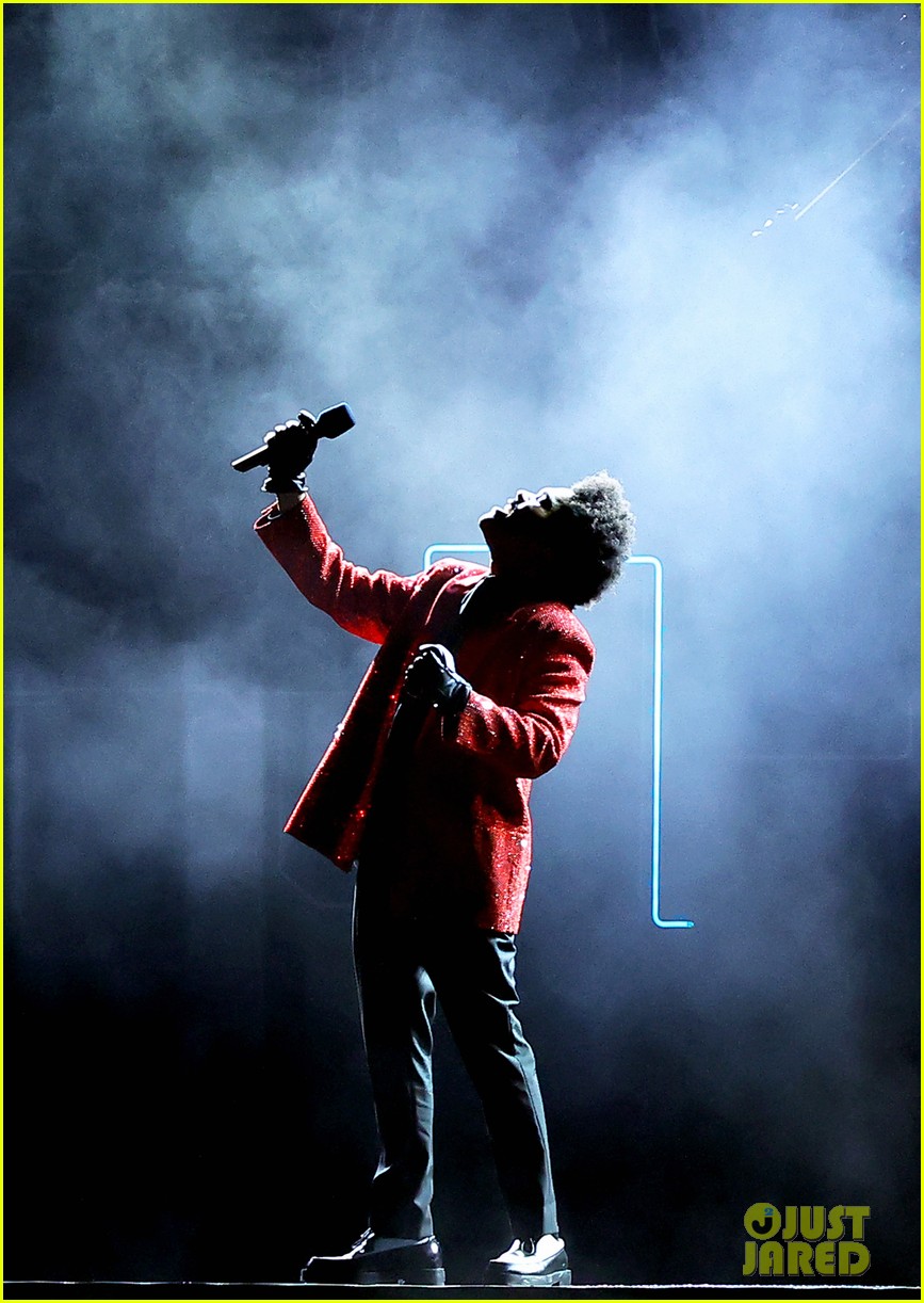 The Weeknd Announces His New Song Is 'in NFT Space': Photo 4536415 ...