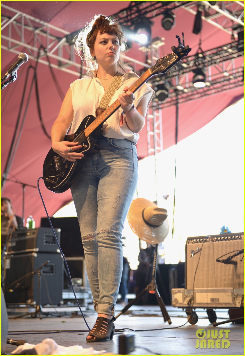 Singer Angel Olsen Comes Out as Gay, Introduces Fans to Her Partner ...