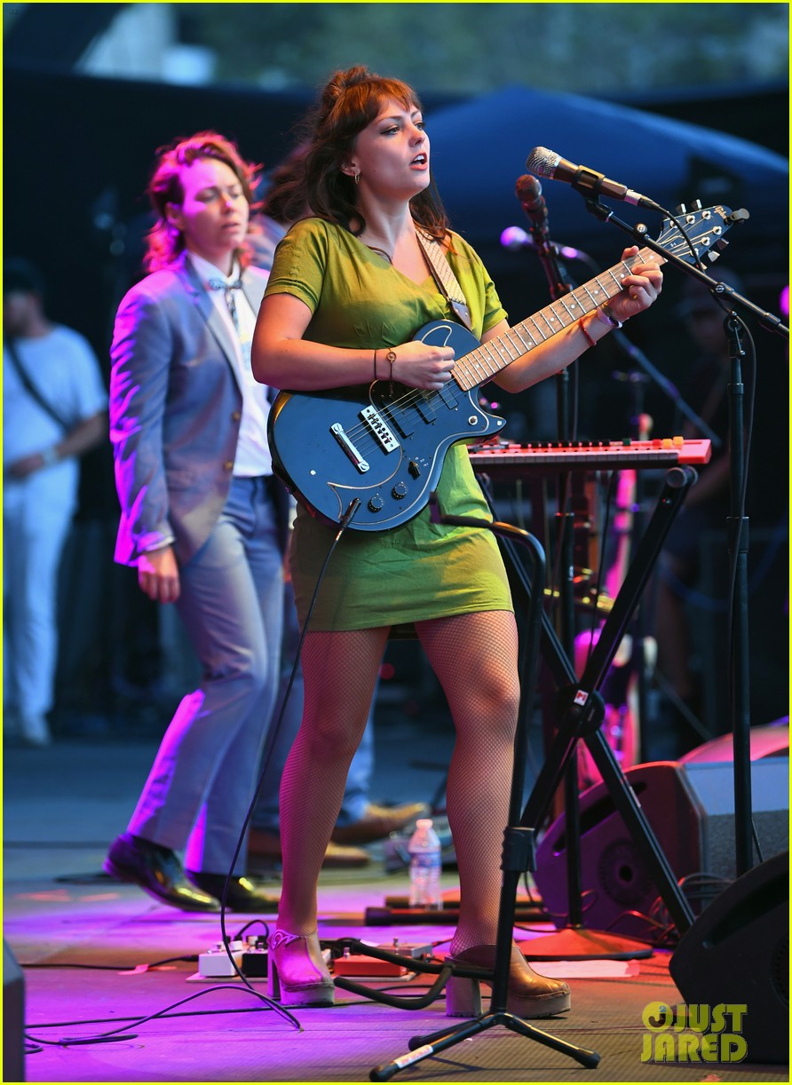 Singer Angel Olsen Comes Out as Gay, Introduces Fans to Her Partner ...