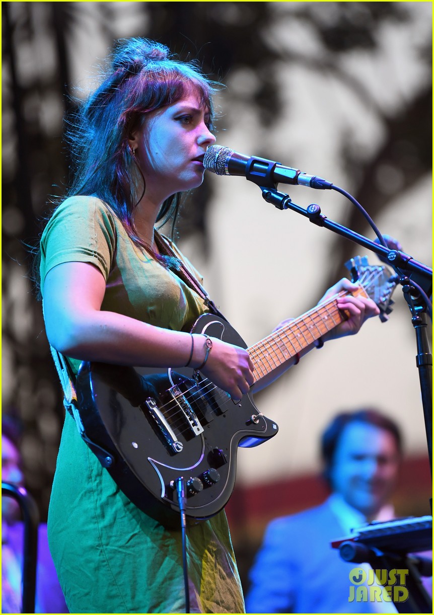 Singer Angel Olsen Comes Out as Gay, Introduces Fans to Her Partner ...