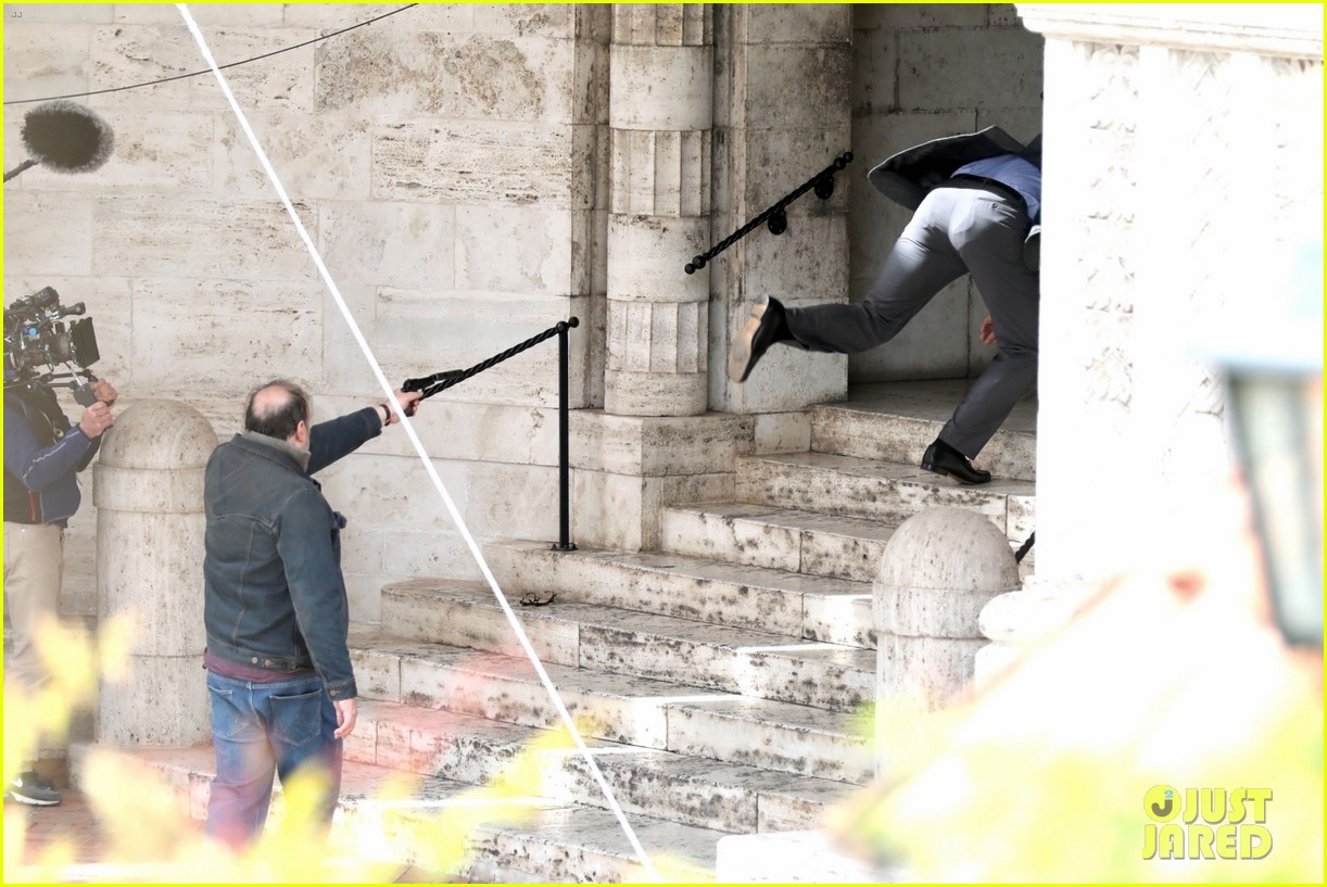 Adam Driver Films Maurizio Gucci's Murder Scene for 'House of Gucci ...