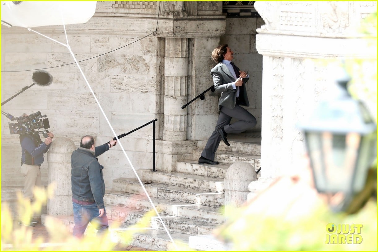 Adam Driver Films Maurizio Gucci's Murder Scene for 'House of Gucci ...