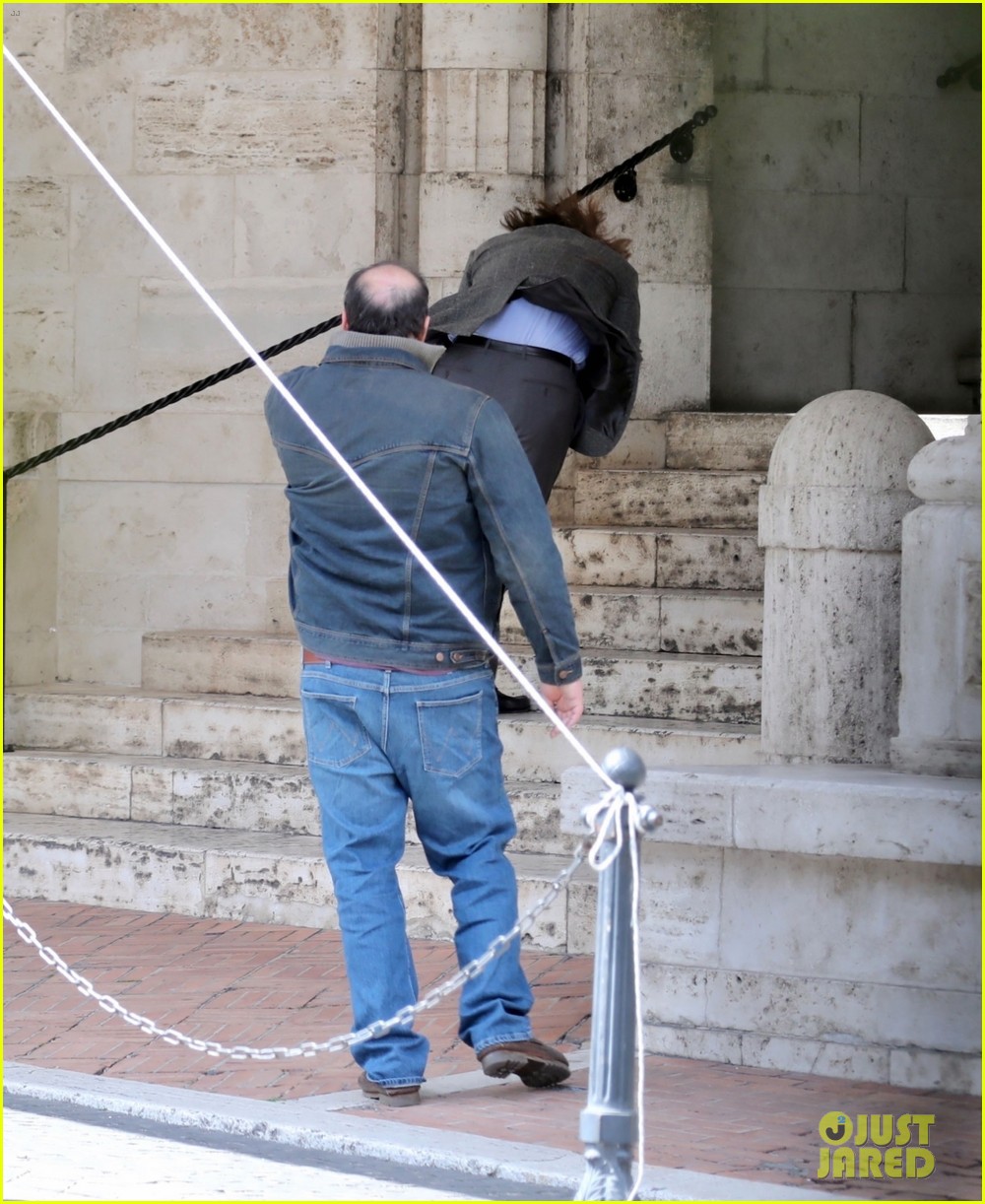 Adam Driver Films Maurizio Gucci's Murder Scene for 'House of Gucci ...