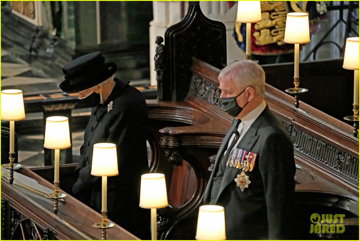 The Story Behind Queen Elizabeth's Brooch at Prince Philip's Funeral Is ...