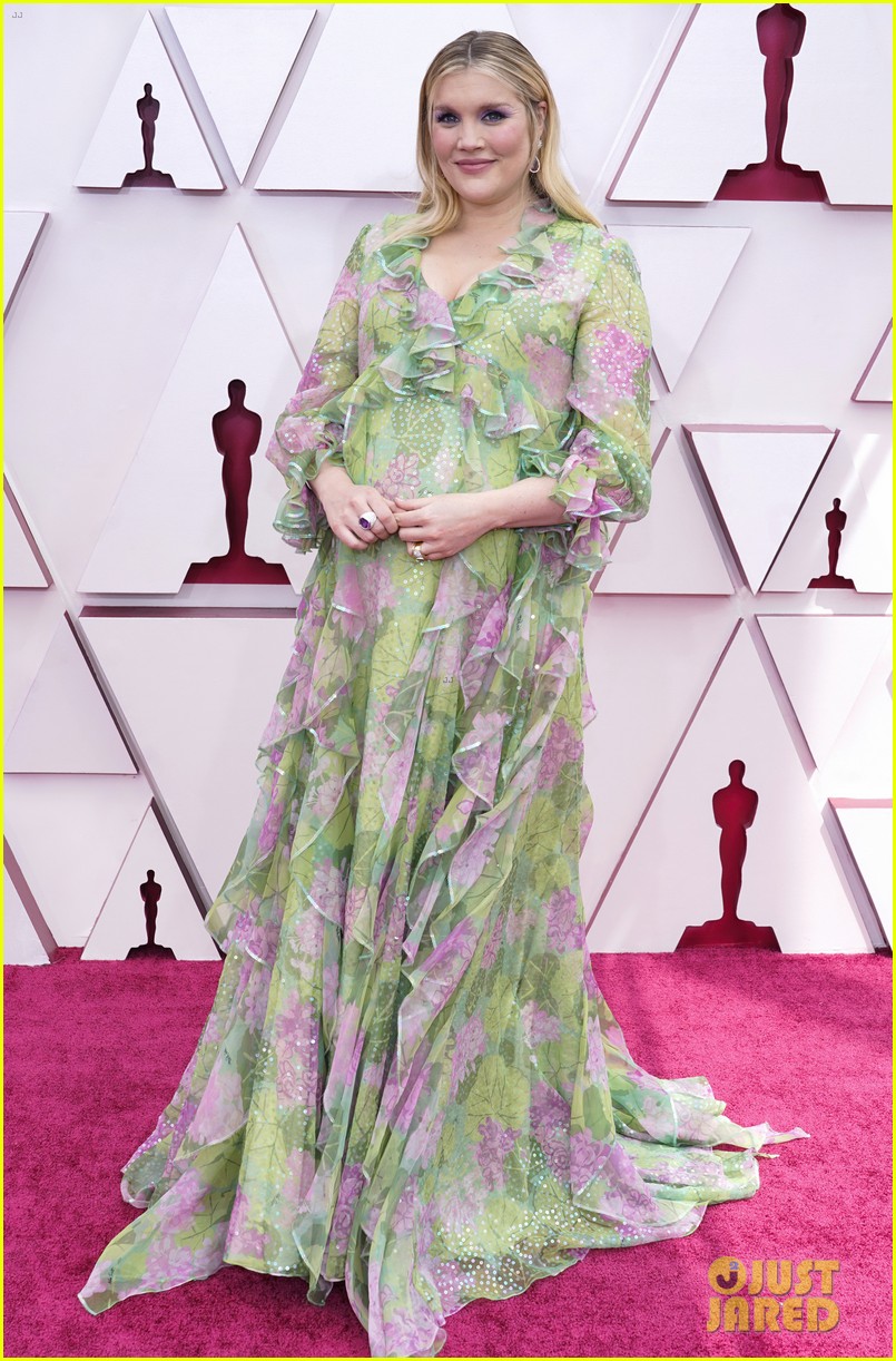 Emerald Fennell Debuts Baby Bump on Oscars 2021 Red Carpet!: Photo ...