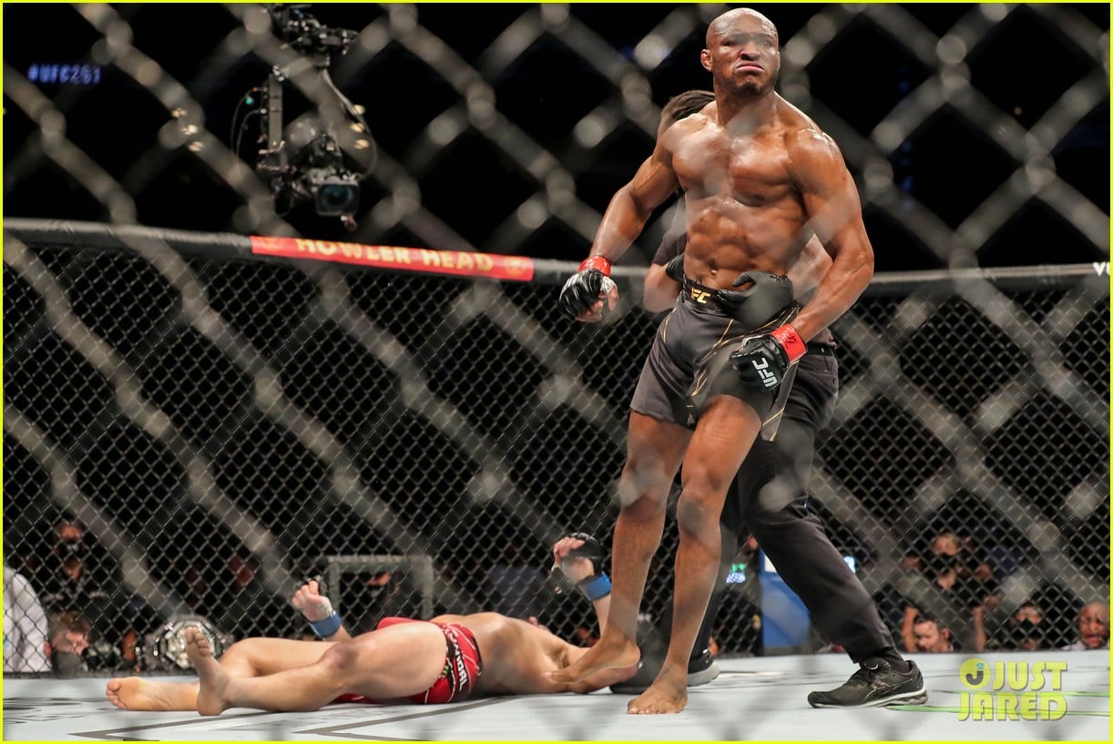 Megan Fox & Machine Gun Kelly Continue His Birthday Celebrations at UFC ...