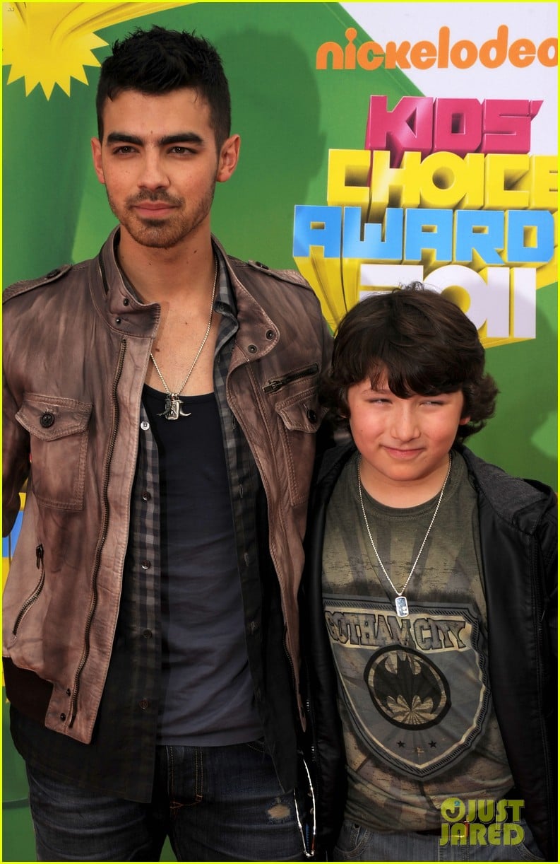 Frankie Jonas Reveals His True Thoughts on 'Bonus Jonas' Nickname ...