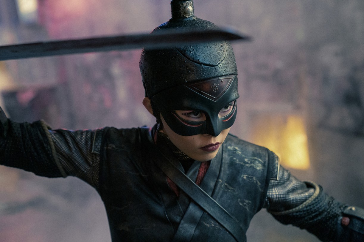 Josh Duhamel & Leslie Bibb Build Up Their Kids' Legacies in 'Jupiter's ...