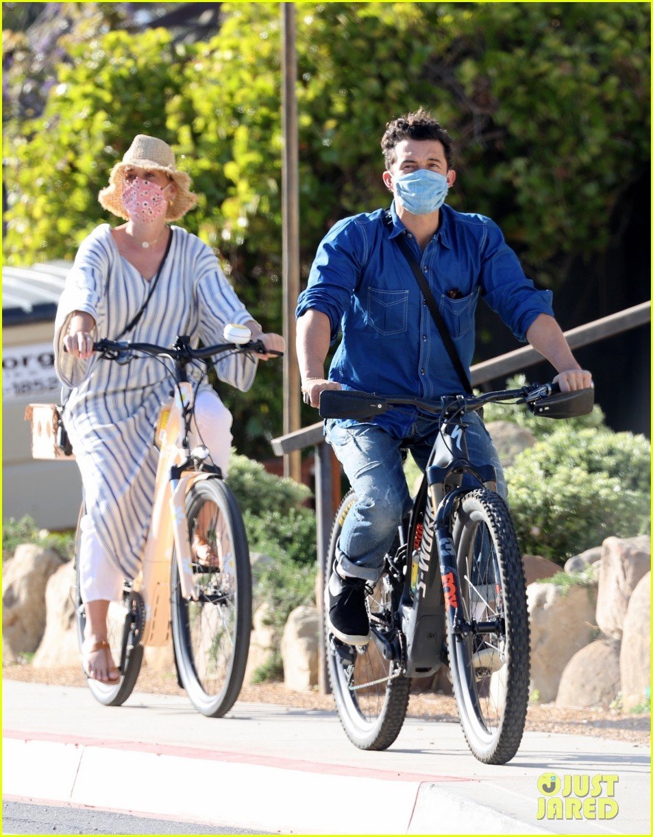 Katy Perry & Orlando Bloom Enjoy a Bike Ride Together in Santa Barbara ...