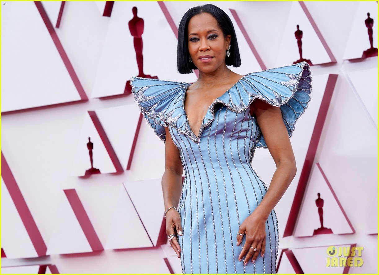 Regina King Kicks Off Oscars 2021 with Epic Entrance, Explains Masks ...