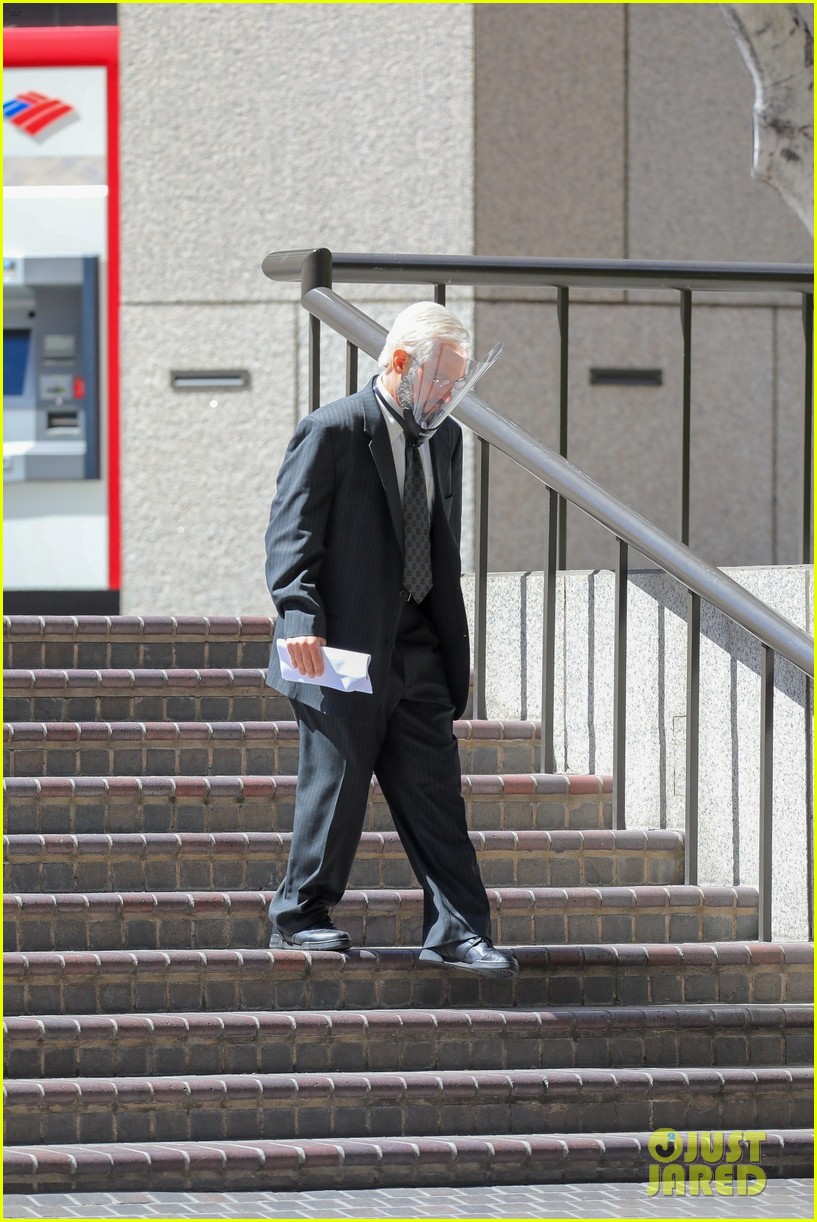 Paul Rudd, Who Never Ages, Looks a Lot Older for 'Shrink Next Door ...