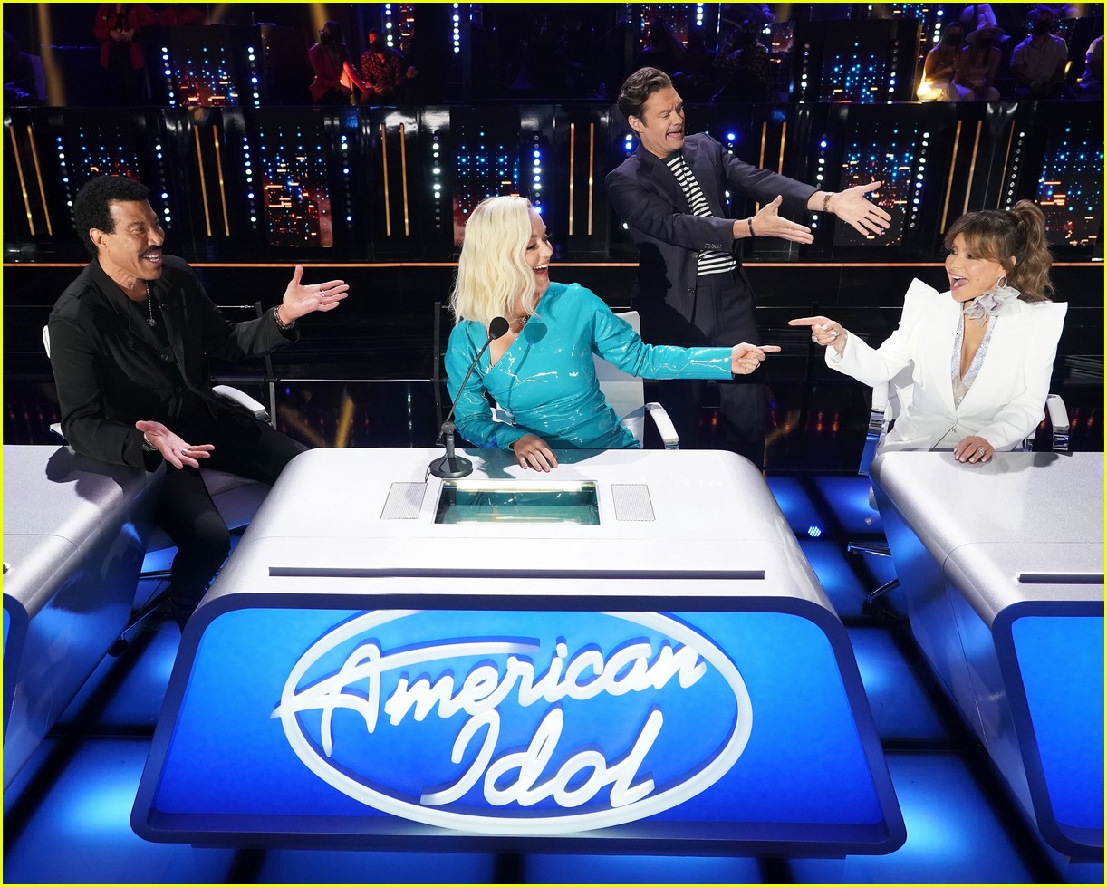 Katy Perry's Dress for 'American Idol' First Live Show Makes Fart Noise ...