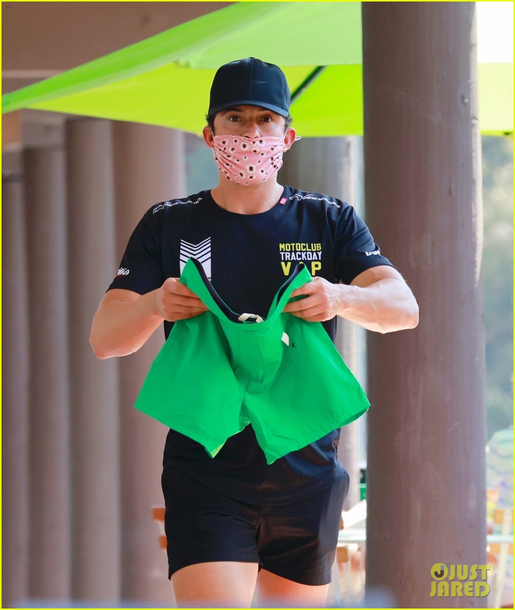 Orlando Bloom & Katy Perry Run Errands Together in Montecito: Photo ...