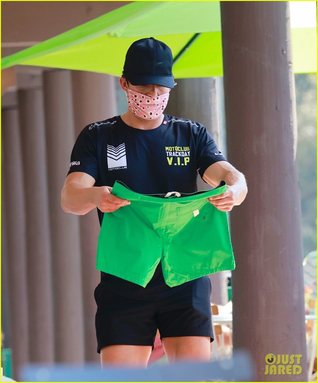 Orlando Bloom & Katy Perry Run Errands Together in Montecito: Photo ...