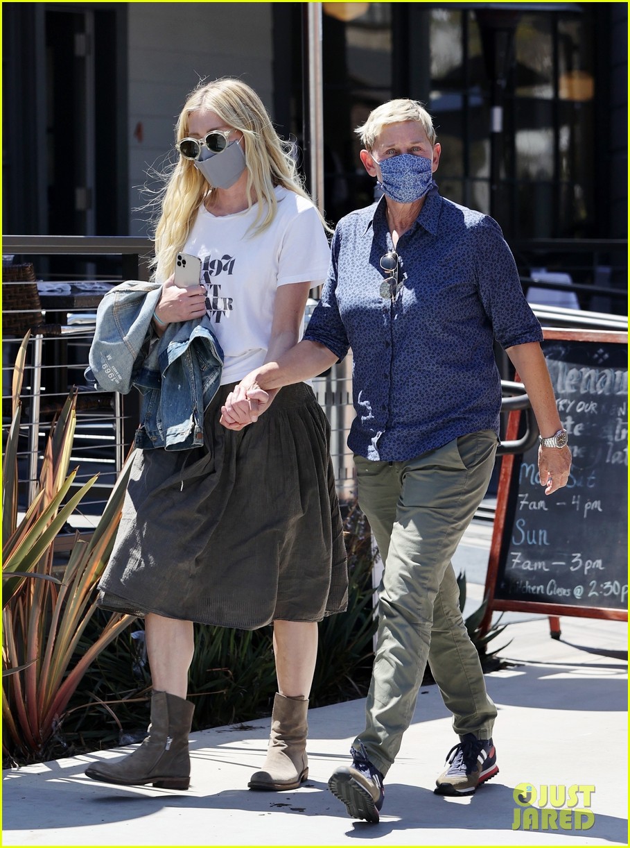 Ellen DeGeneres & Portia de Rossi Hold Hands During Trip to Farmer's ...