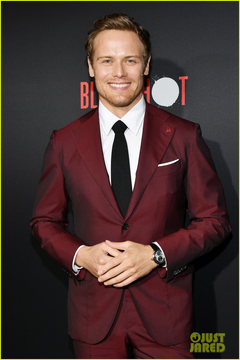 Sam Heughan Rings in His '29th' Birthday With a Buff Gym Selfie: Photo ...