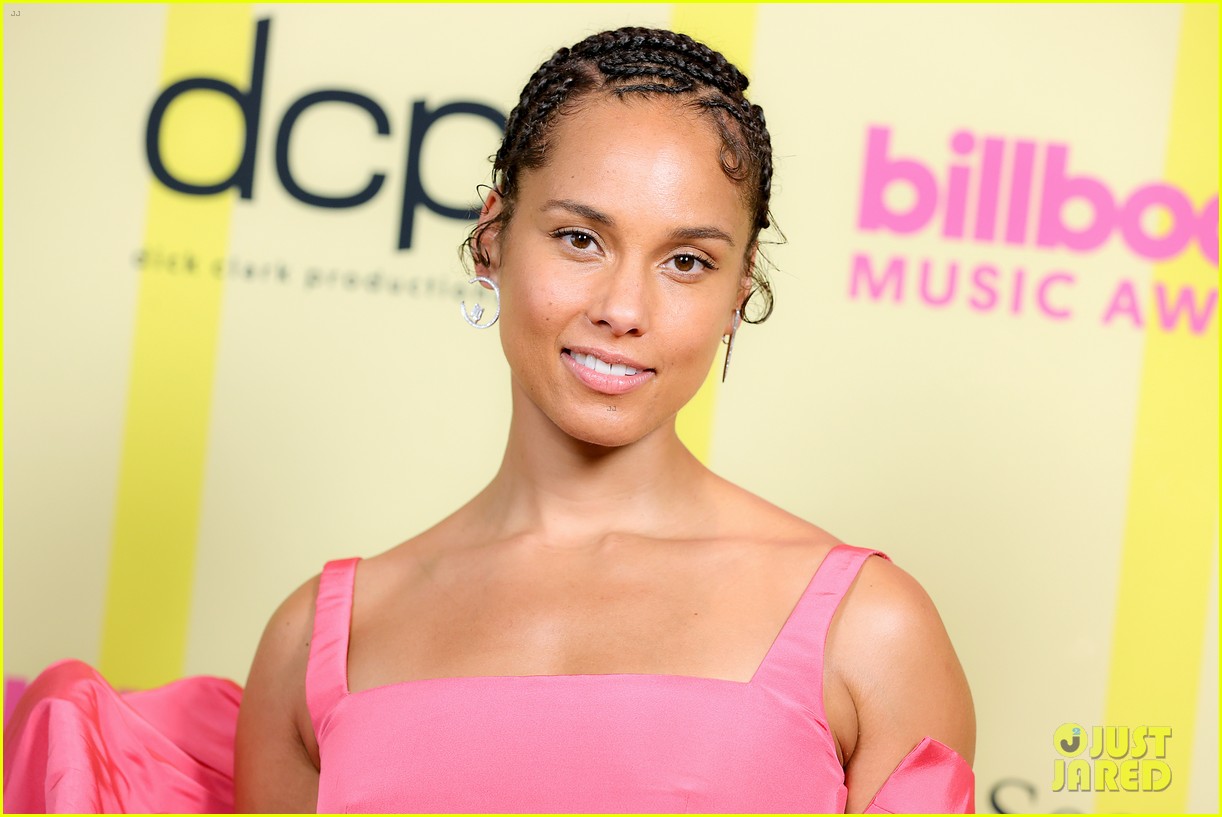 Alicia Keys Goes Pink For Billboard Music Awards 2021: Photo 4558984 ...