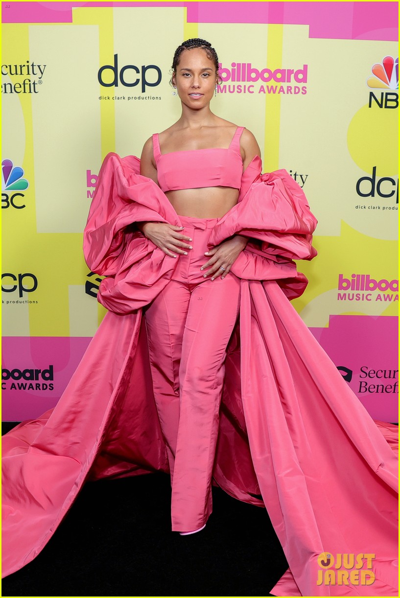 Alicia Keys Goes Pink For Billboard Music Awards 2021: Photo 4558990 ...