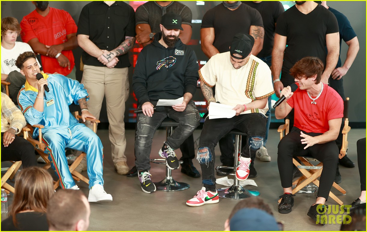 Bryce Hall & Austin McBroom's Trash Talking Turns Into Fighting at ...