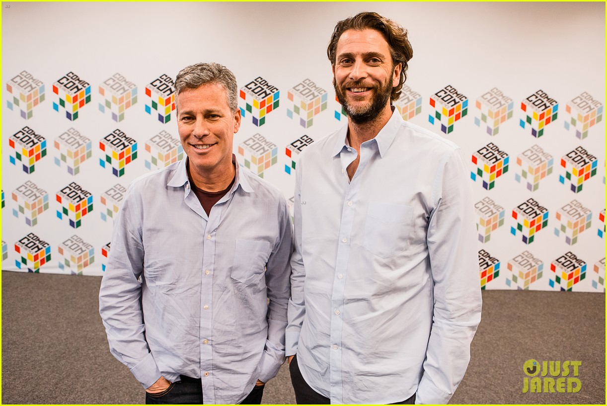 Alexandra Daddario Kisses New Boyfriend in PDA-Filled Photo & His ...