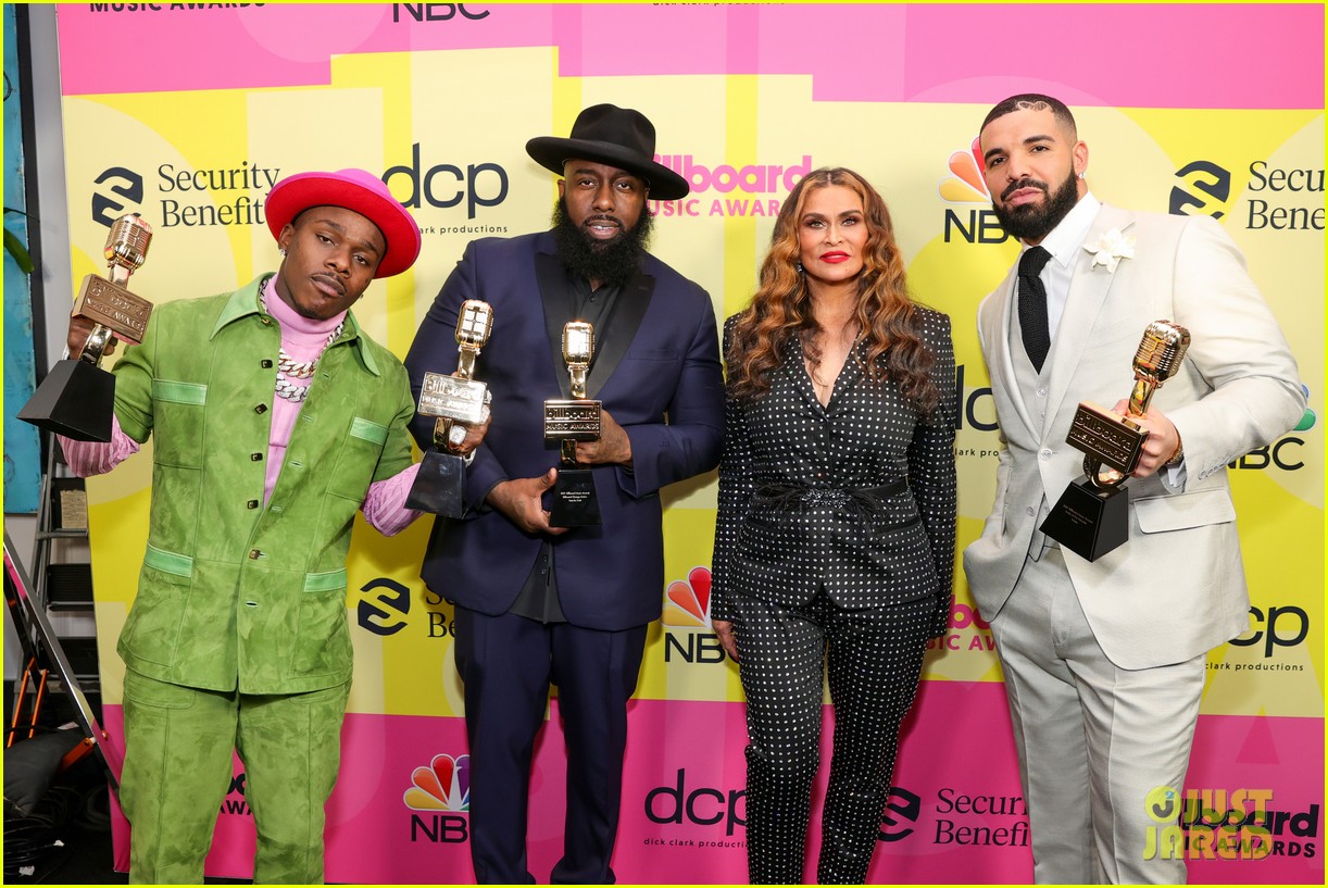 Drake Shares the Stage With Adorable Son Adonis While Accepting Artist ...