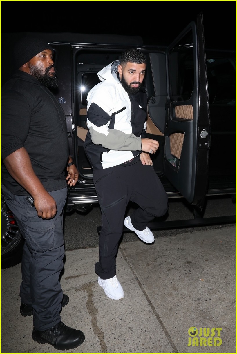 Drake Arrives for a Late Night Dinner in Santa Monica: Photo 4562399 ...