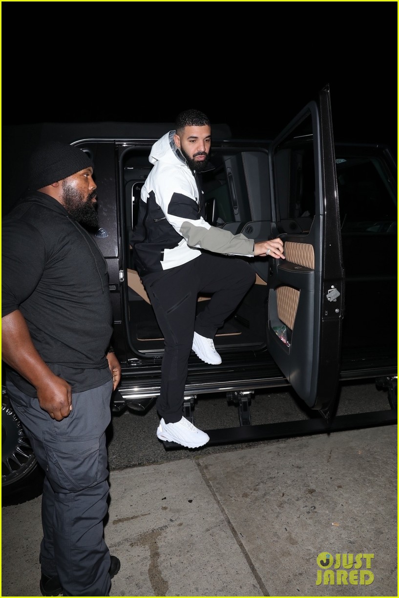 Drake Arrives for a Late Night Dinner in Santa Monica: Photo 4562402 ...