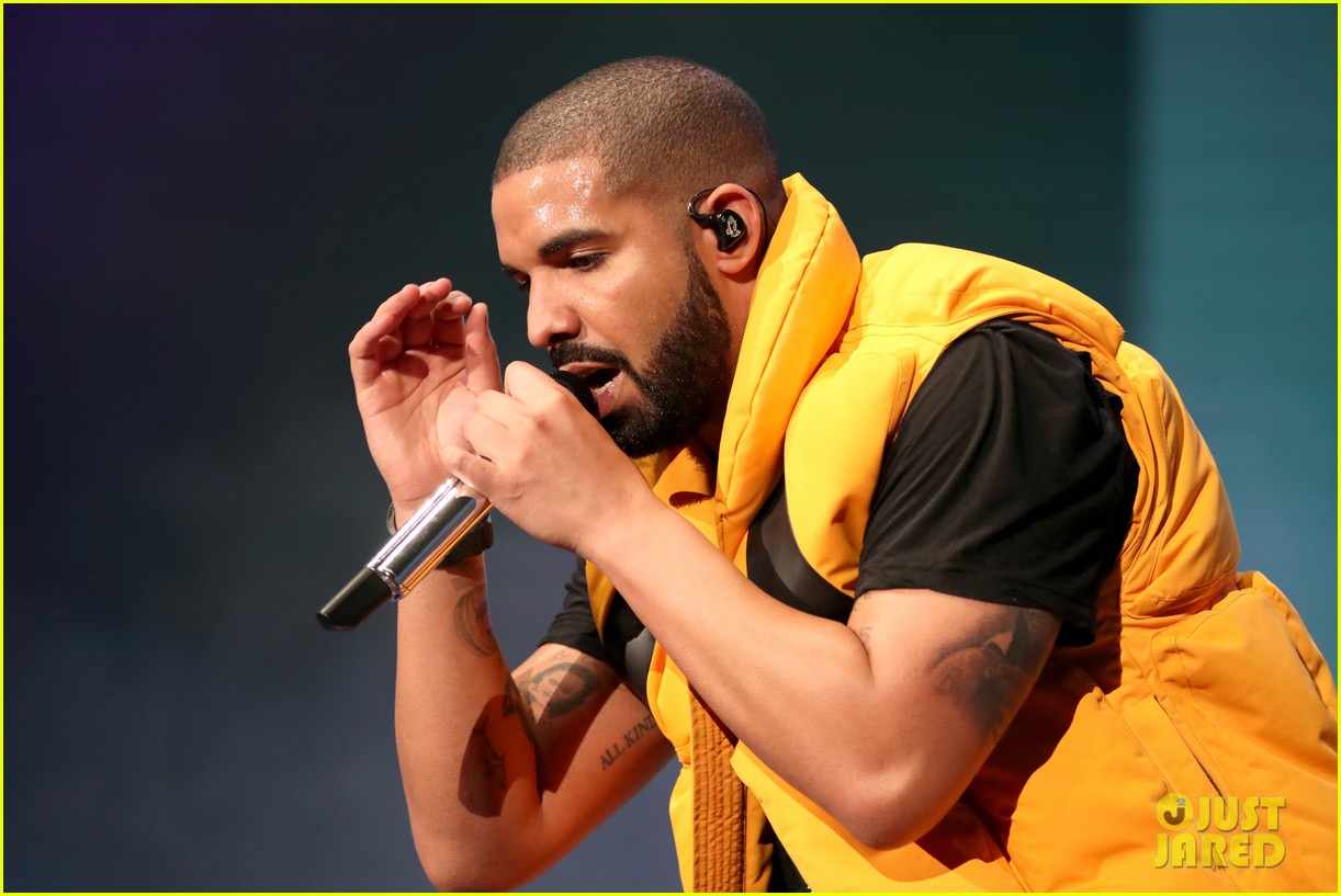 How Much Is Drake Worth? Net Worth Revealed!: Photo 4552622 | Drake ...