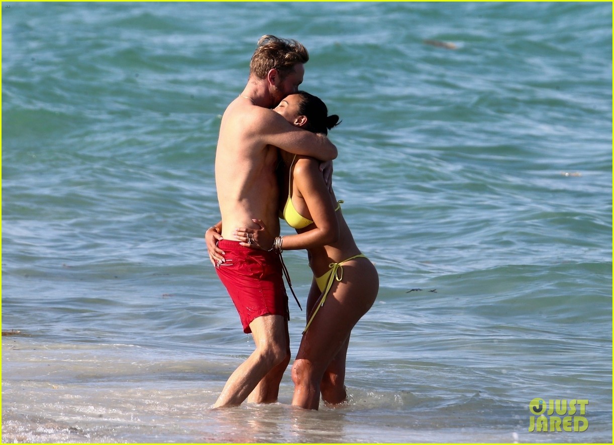 David Guetta Goes Shirtless in Miami, Packs on the PDA with Girlfriend Jessica Ledon!: Photo ...